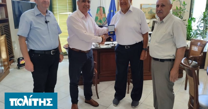 Συνάντηση Δημάρχου με τον πρώην Αρχηγό του Λιμενικού Σώματος ...