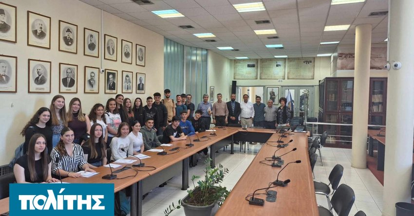 Στα έδρανα του δημοτικού συμβουλίου μαθητές και μαθήτριες από το Λύκειο ...